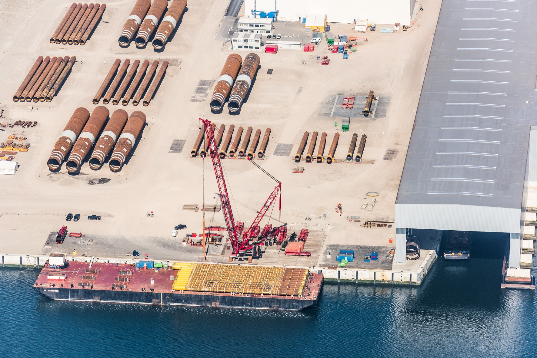 Port de Rotterdam : SIF y produit dorénavant 4 monopieds complets par ...