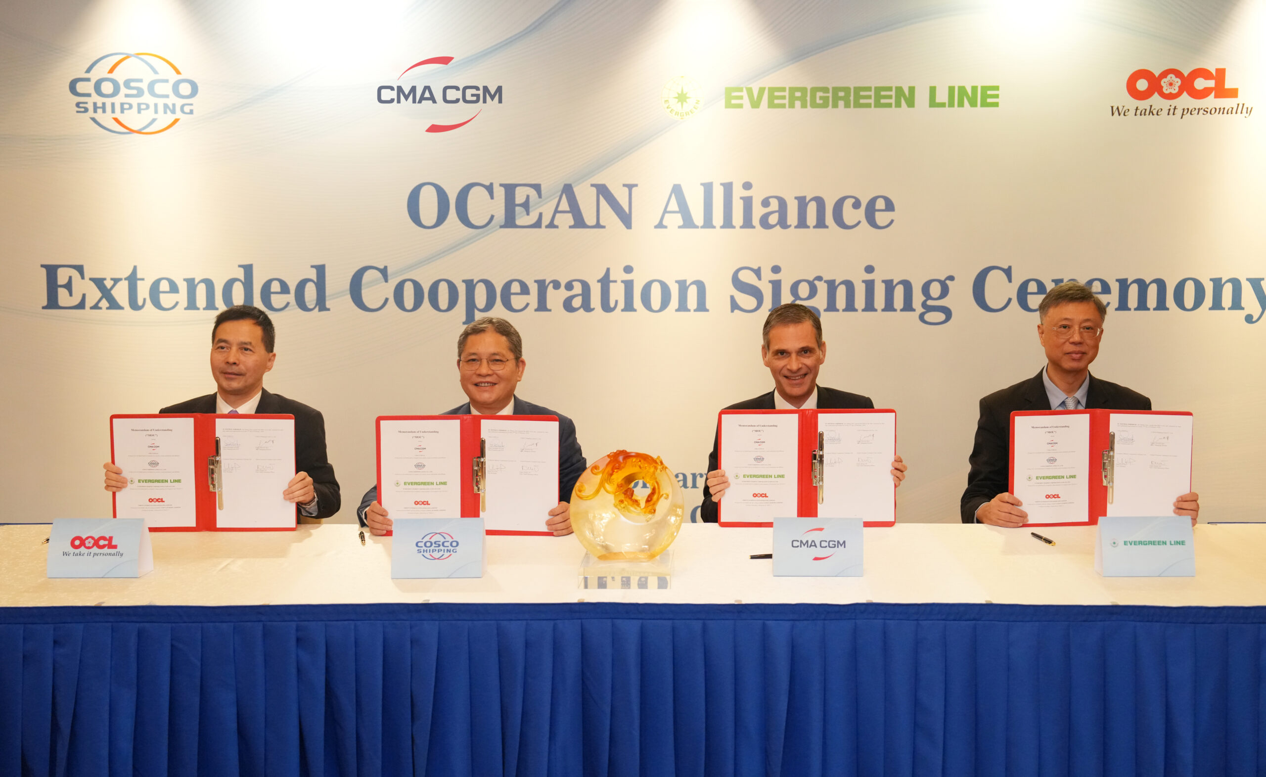 CMA CGM, COSCO SHIPPING, Evergreen et OOCL prolongent OCEAN Alliance à ...